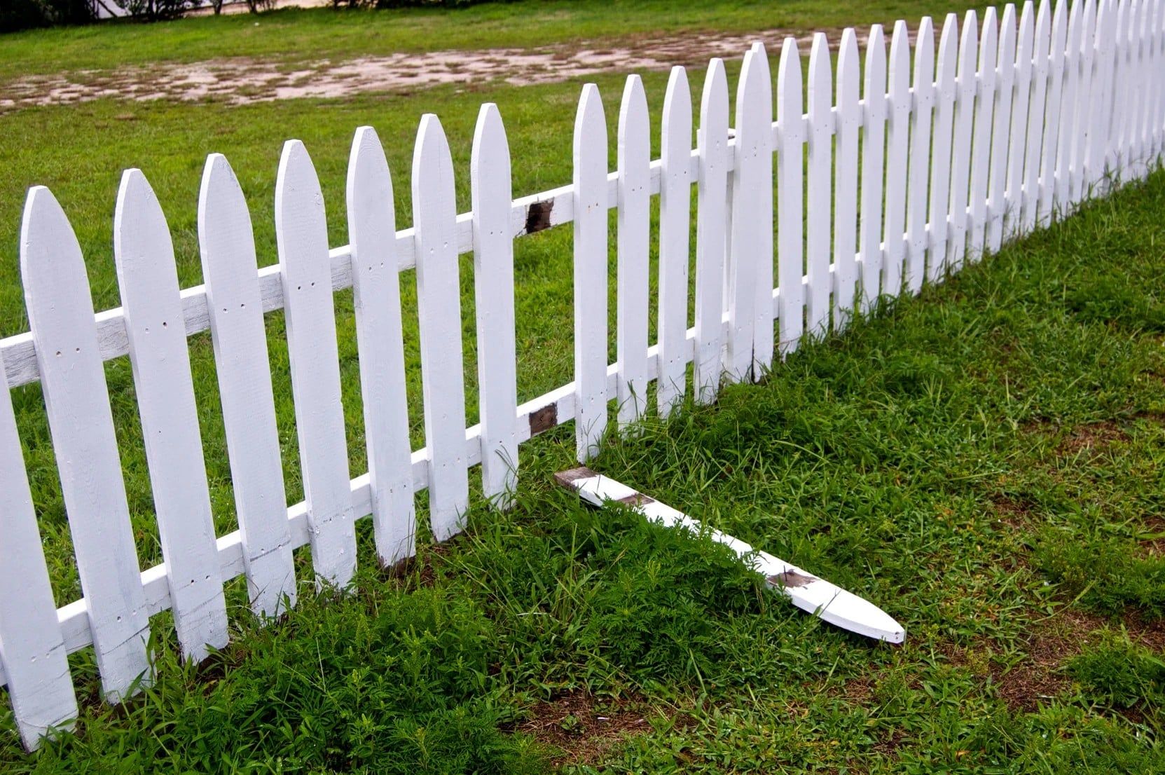 How to Know When it's Time for a New Fence Installation - Family Fence
